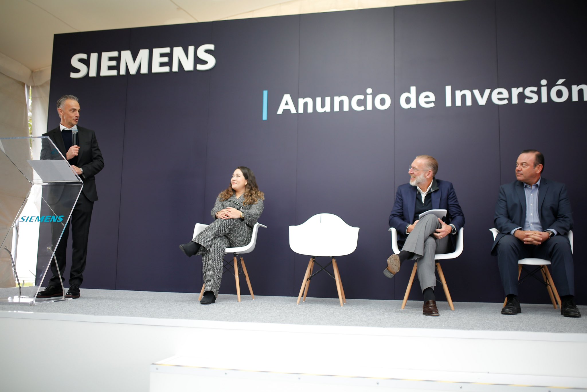 Siemens invertirá 900 mdp para ampliar planta de Querétaro