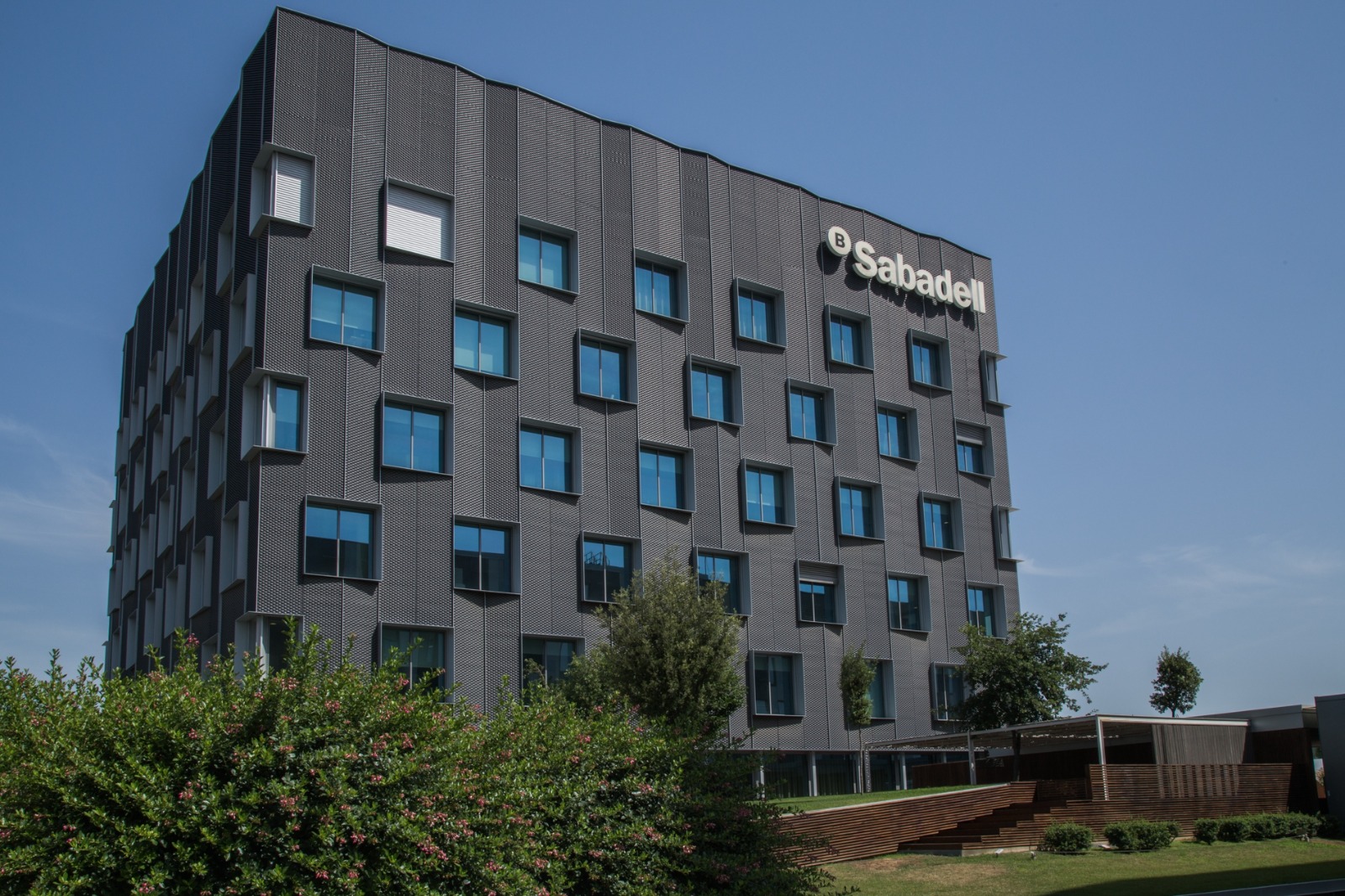 Banco Sabadell reafirma solidez y crecimiento sostenido en México