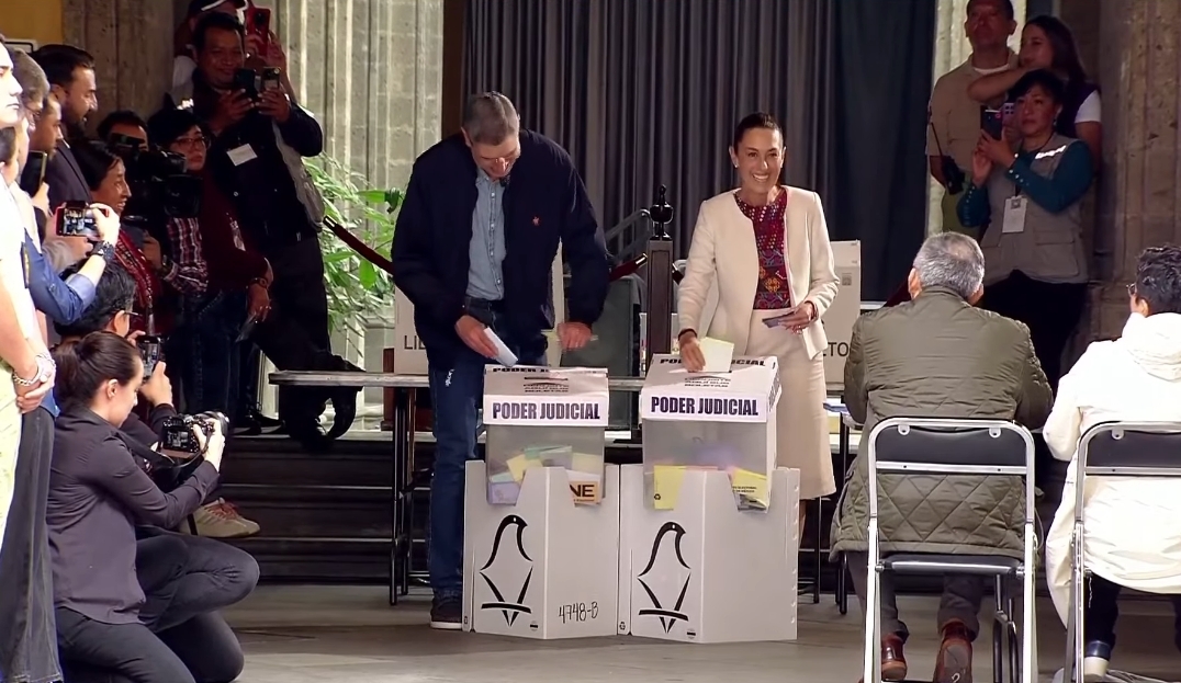 Claudia Sheinbaum vota en elecciones judiciales